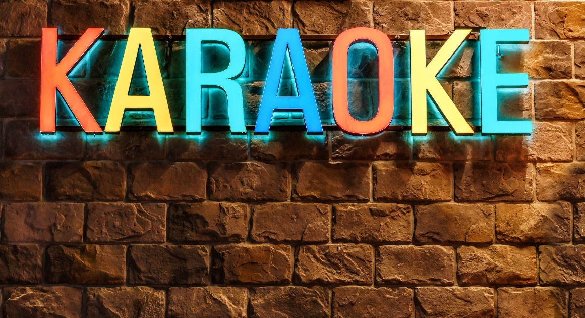 Sunday Afternoon Karaoke at Southern Cross Kitchen - MoreThanTheCurve